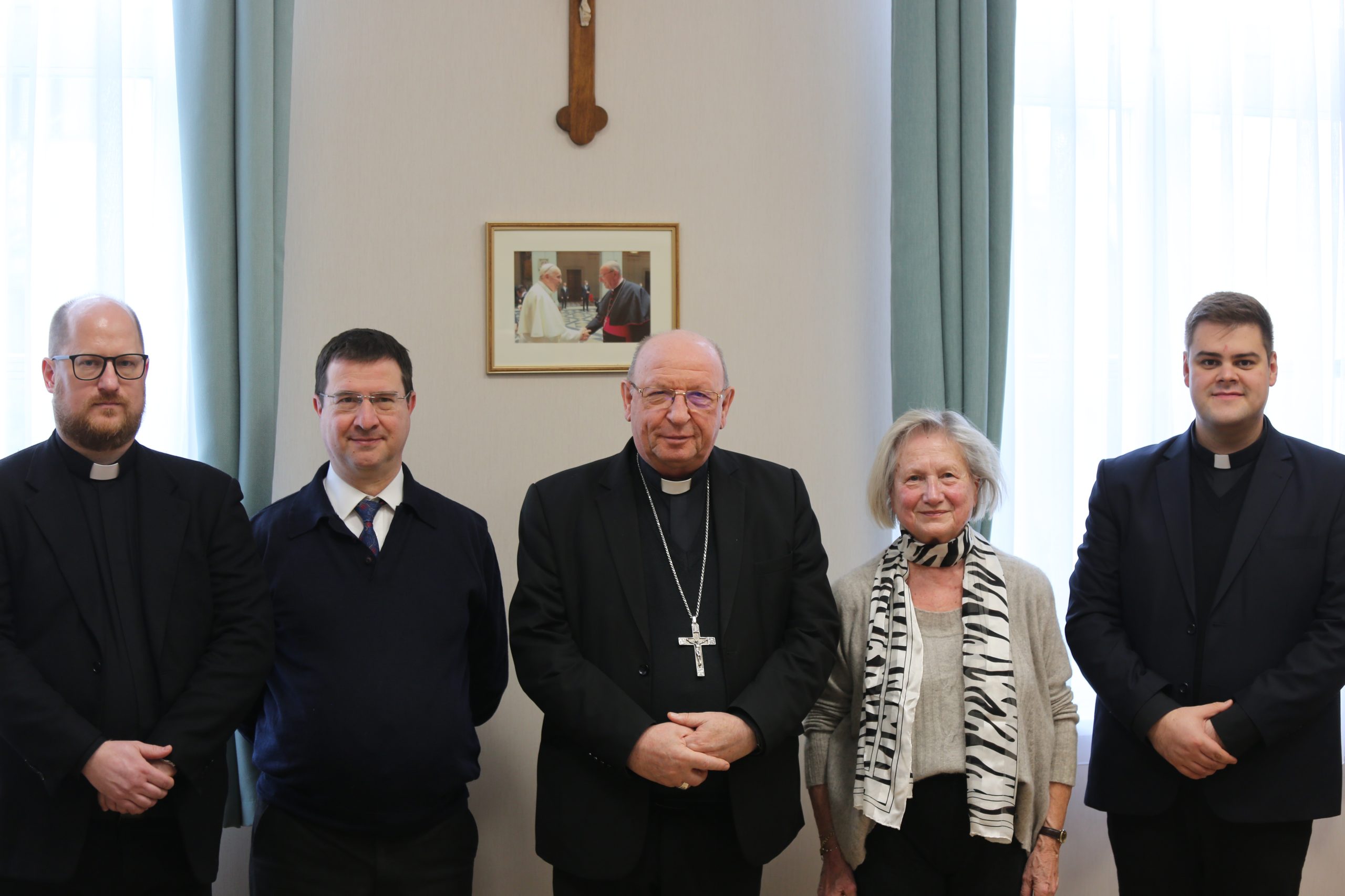 Meghallani Isten szavát és részt venni az Egyház szentségi életében ...