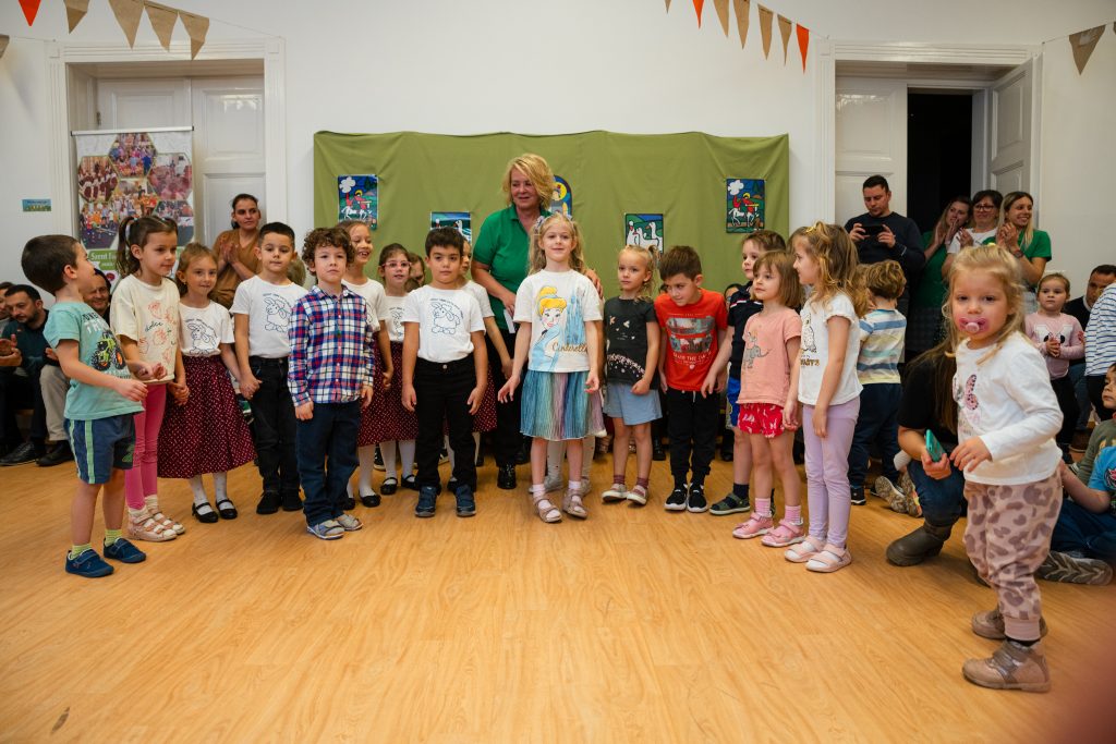 Márton-napi lámpásfelvonulás a Szent Imre Oviban - Debrecen-Nyíregyházi ...