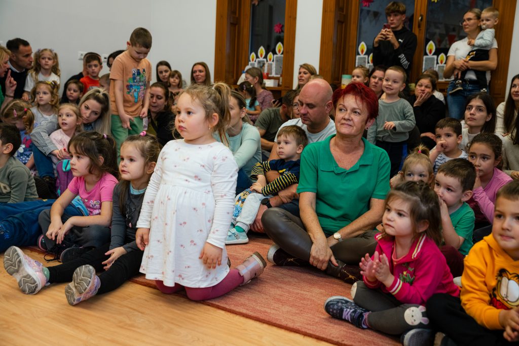 Márton-napi lámpásfelvonulás a Szent Imre Oviban - Debrecen-Nyíregyházi ...